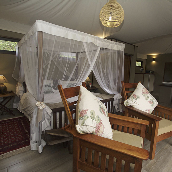 Inzalo Safari Lodge | African Trackers
